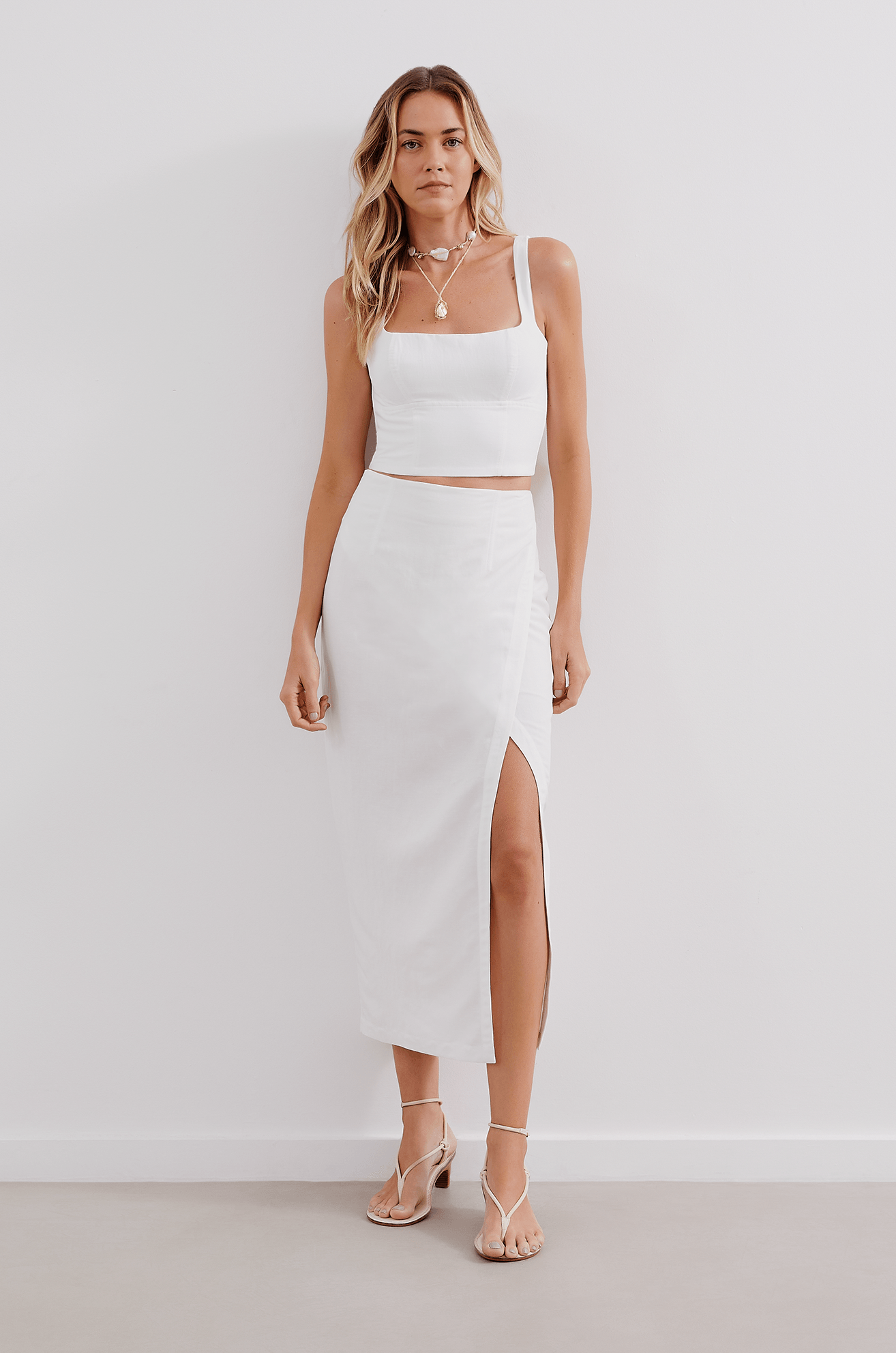 Top Sakura Off White e Saia Longa Niara Off White - ViX Paula Hermanny Brasil