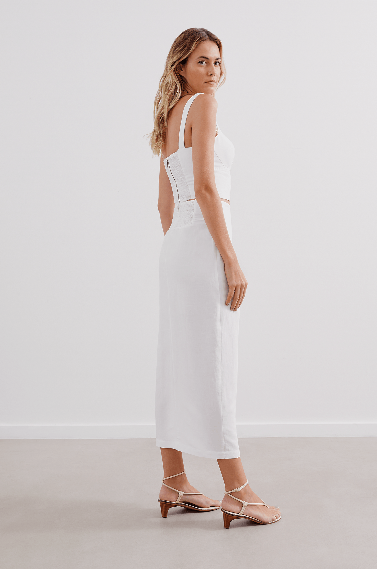 Top Sakura Off White e Saia Longa Niara Off White - ViX Paula Hermanny Brasil