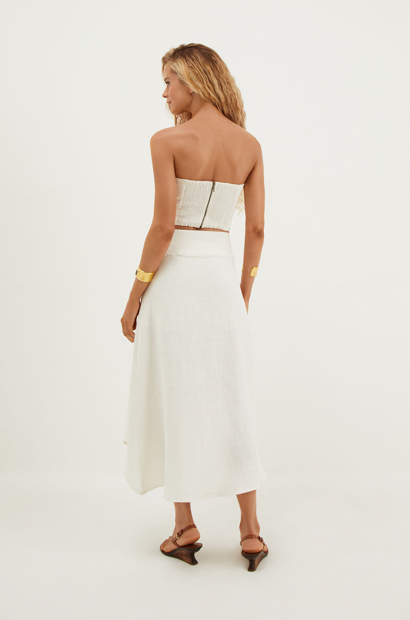 Top Louise Off White e Saia Longa Beatrice Off White - ViX Paula Hermanny Brasil